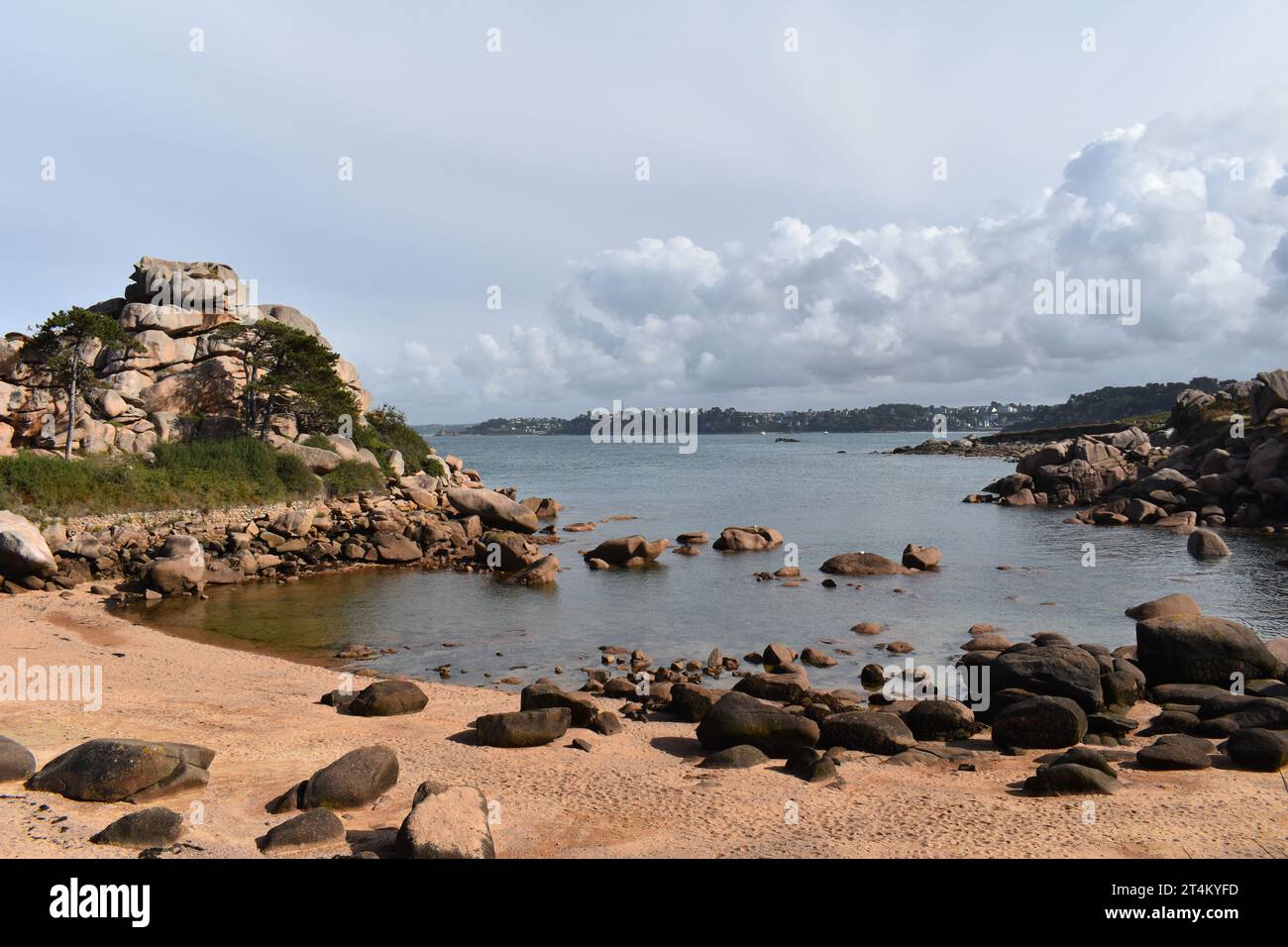 Cote de granite rose en bretagne hi-res stock photography and images ...