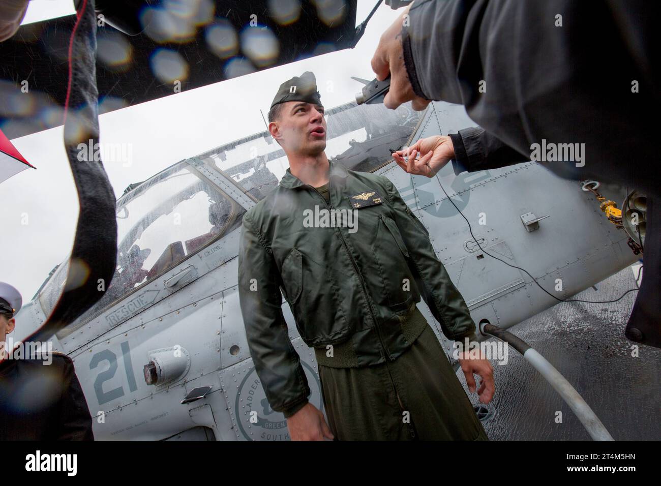 The WASP class amphibious assault ship USS Kearsarge docked in New York ...
