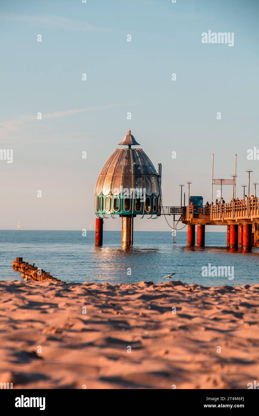Diving gondola zingst hi-res stock photography and images - Alamy