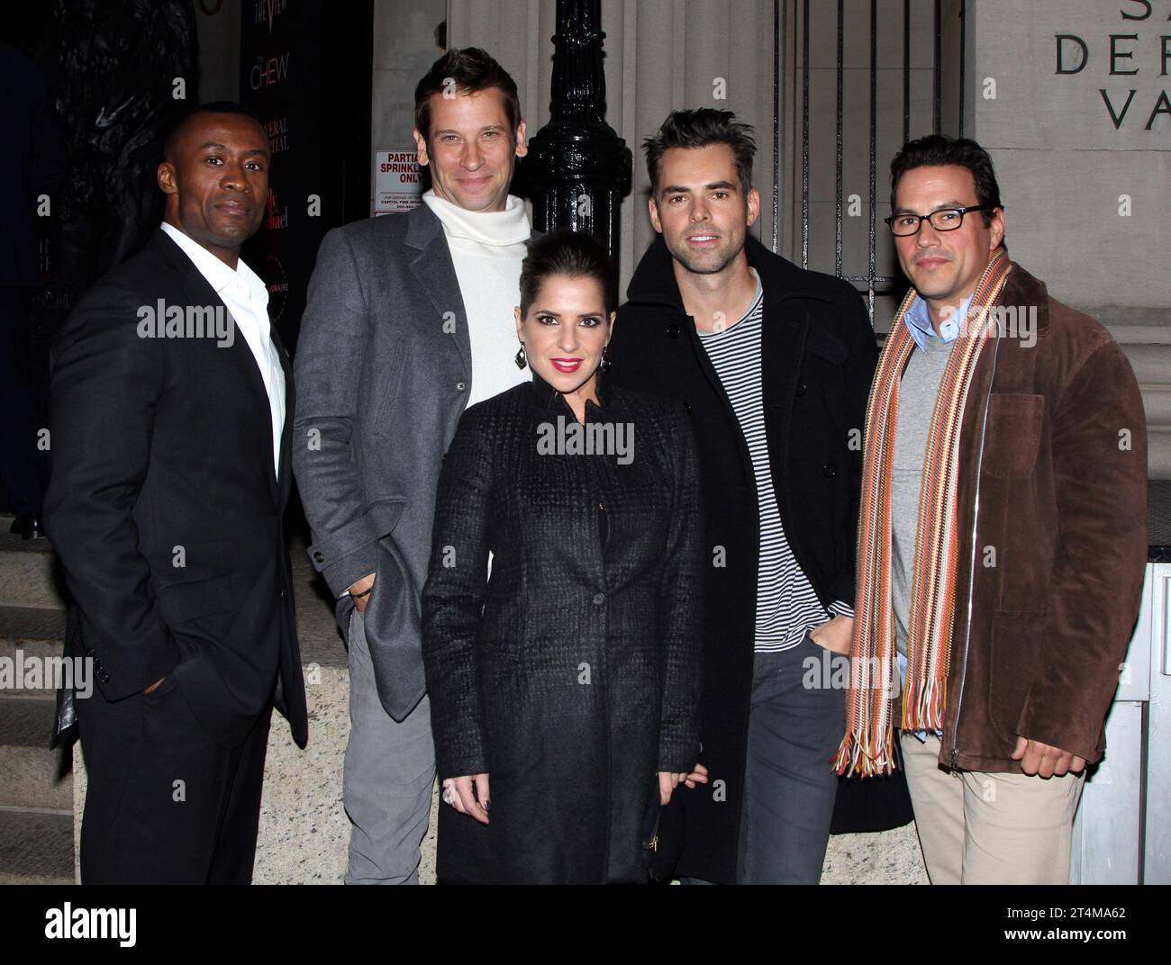 Kelly monaco and jason thompson hi-res stock photography and images - Alamy