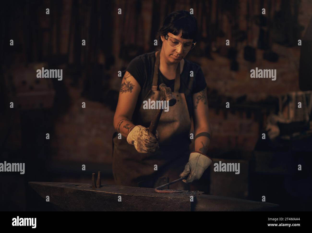 Hot woman mechanic hi-res stock photography and images - Alamy