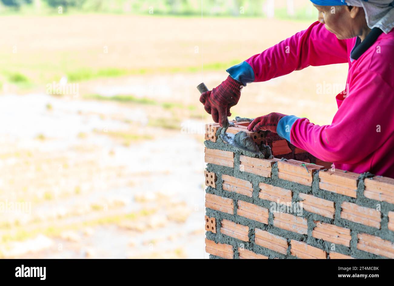 Bricklayer site material industrial hi-res stock photography and images ...