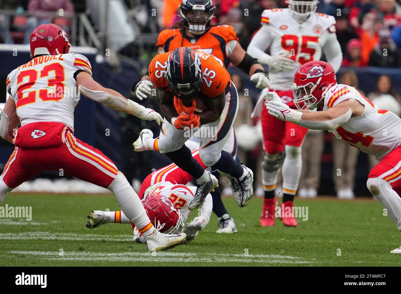 Denver Broncos running back Samaje Perine (25) runs the ball against ...