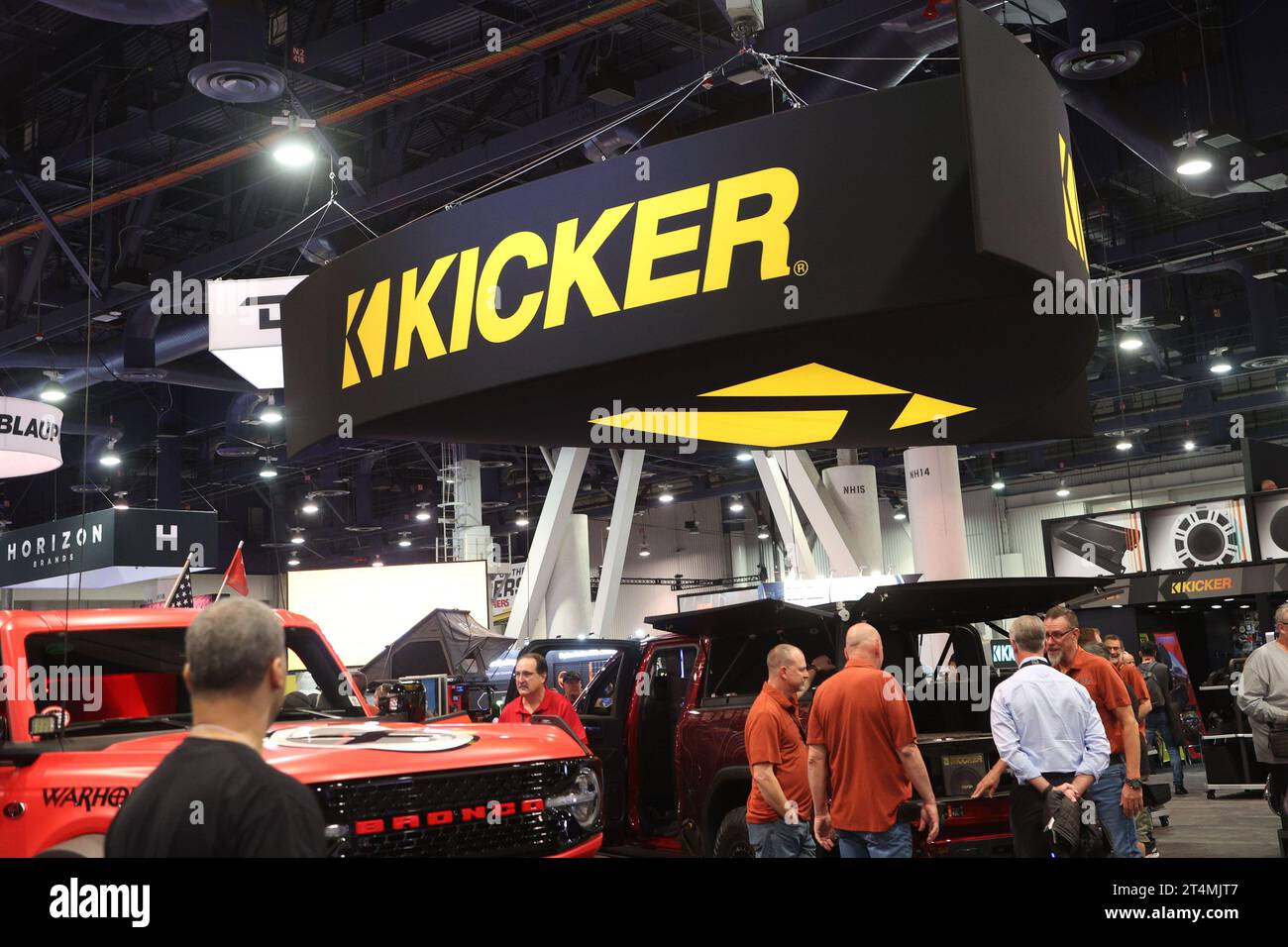 Kicker audio hi-res stock photography and images - Alamy