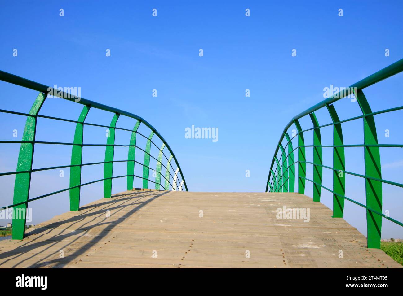 Green iron bridge railings Stock Photo - Alamy