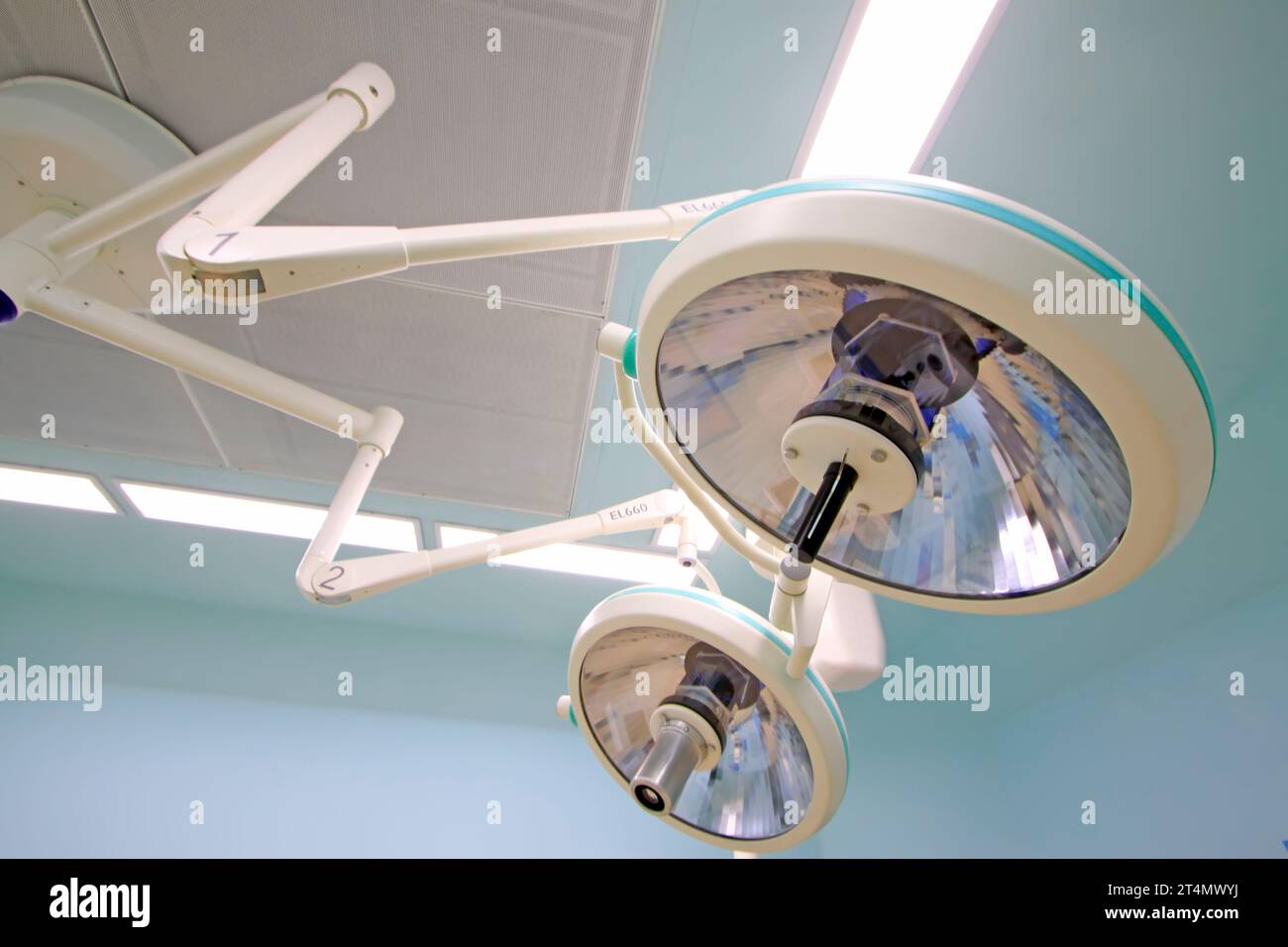 Lighting reflectors hi-res stock photography and images - Alamy