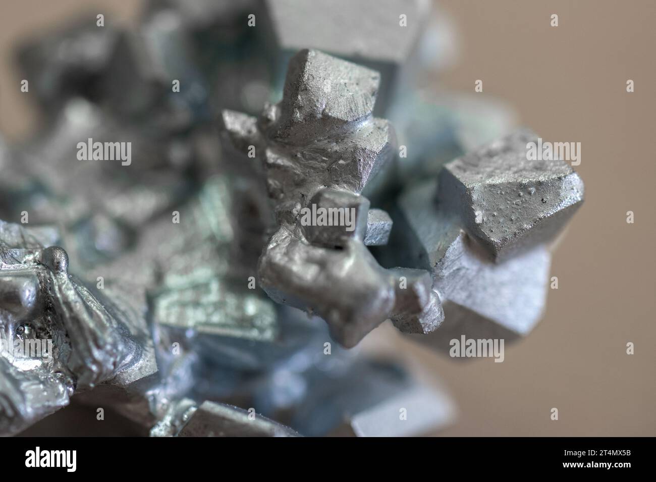 Materials science crystals hi-res stock photography and images - Alamy