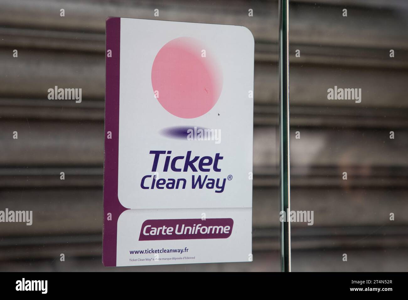 Bordeaux , France - 10 31 2023 : Ticket clean way carte uniforme logo ...