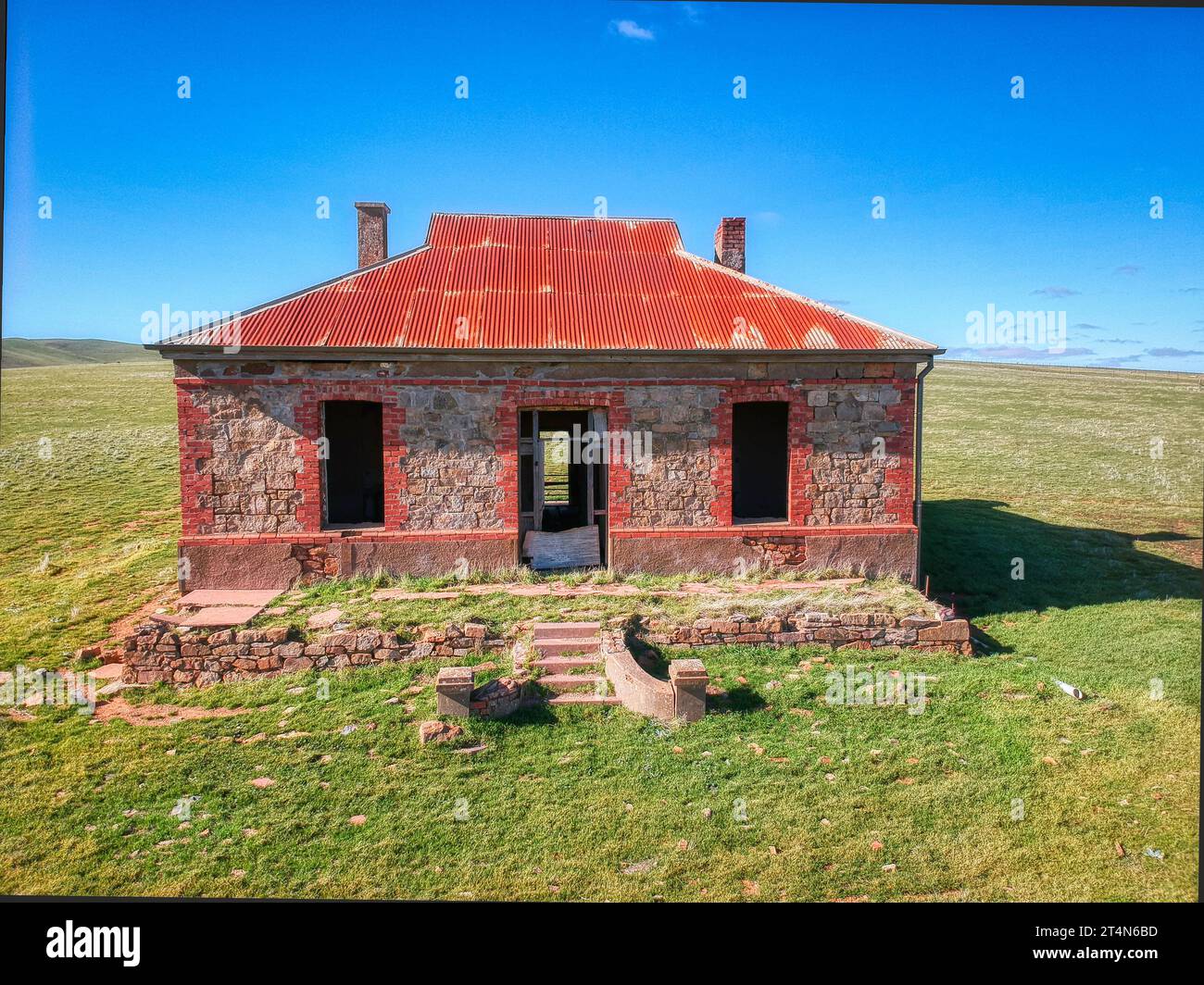 Midnight Oil Album Cover House Stock Photo - Alamy