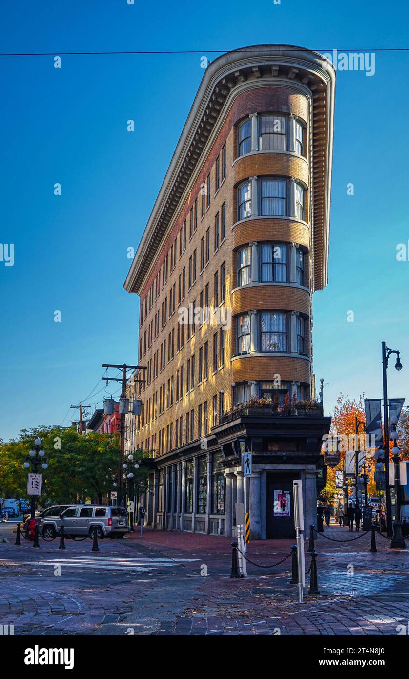 Triangular shaped building hi-res stock photography and images - Alamy