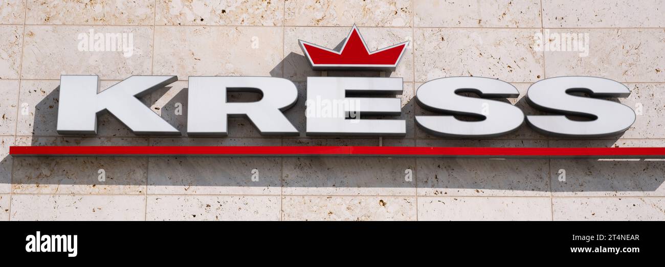 Kress, Sign and Loog at the facade Stock Photo - Alamy