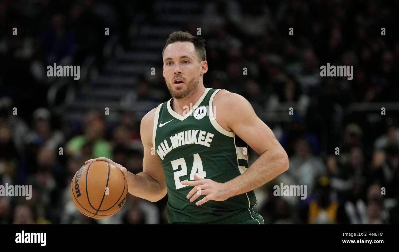 Milwaukee Bucks' Pat Connaughton during the second half of an NBA ...