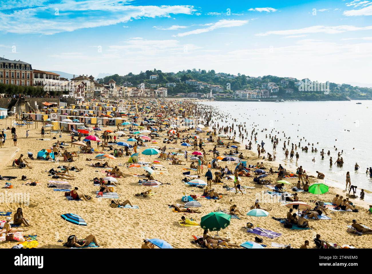 Full beach hi-res stock photography and images - Alamy