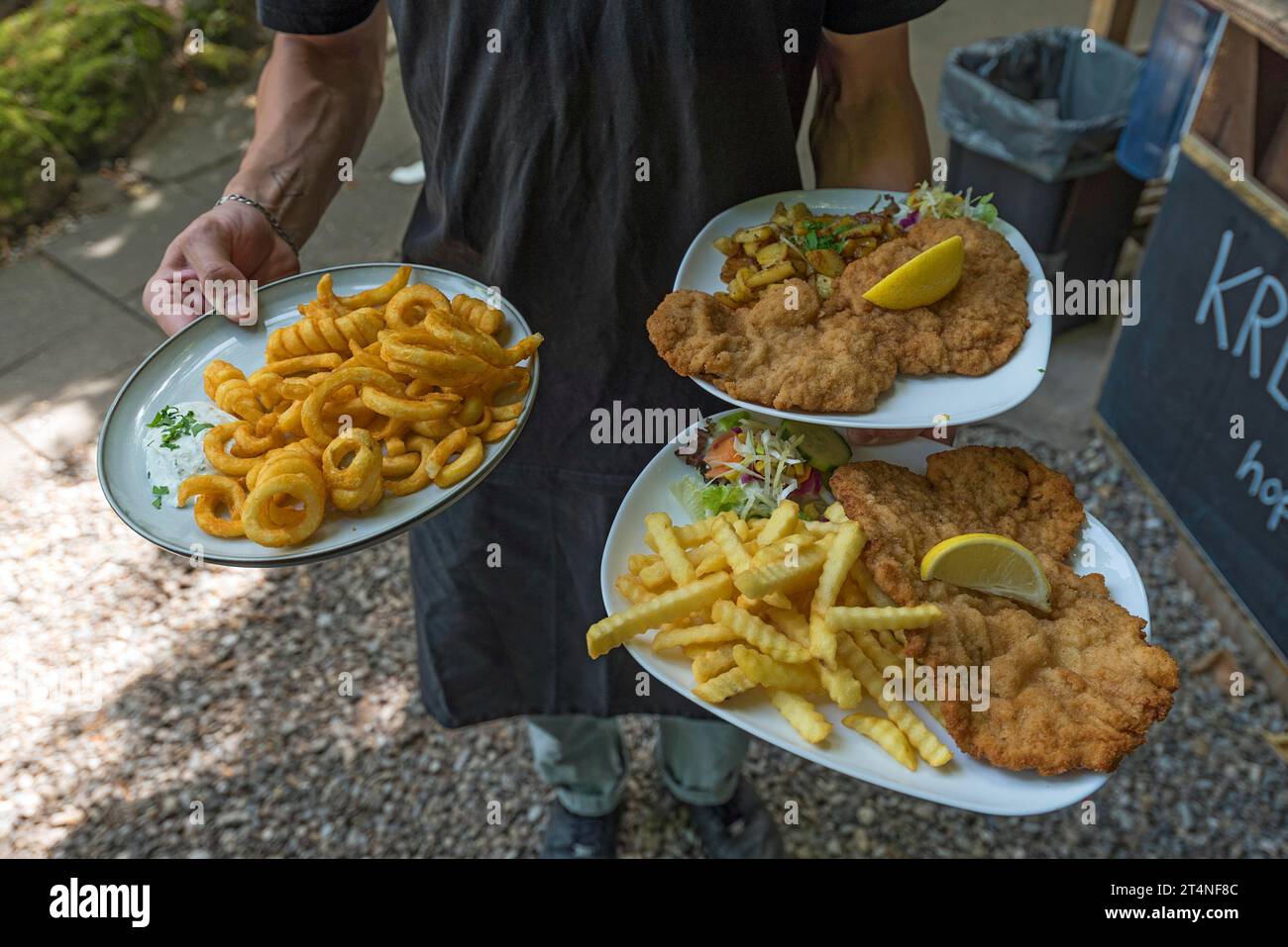 Meal garden hi-res stock photography and images - Alamy