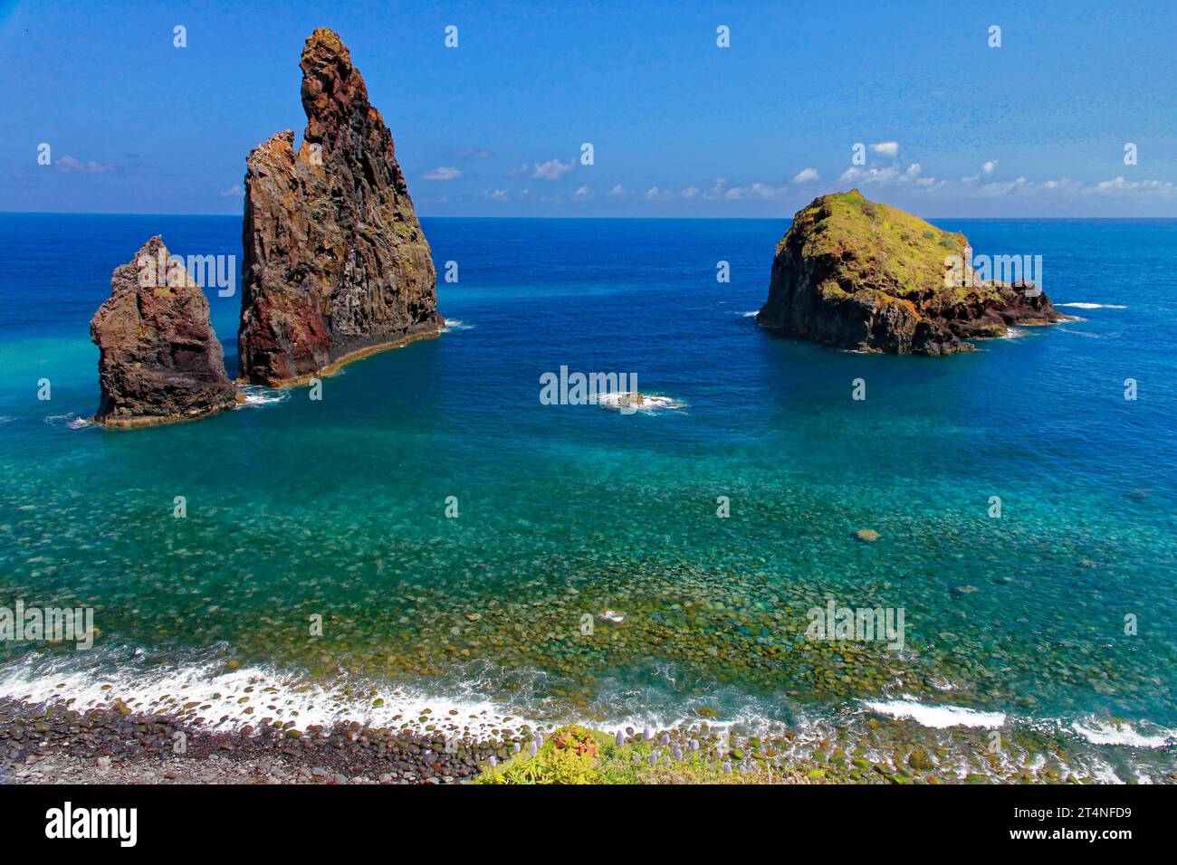 Rocks in the sea, pebbles, waves, Atlantic Ocean, Ribeira da Janela ...