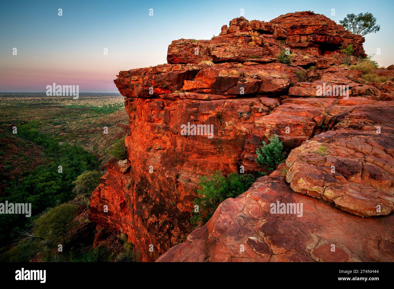 Glowing red rocks in Watarrka National Park Stock Photo - Alamy