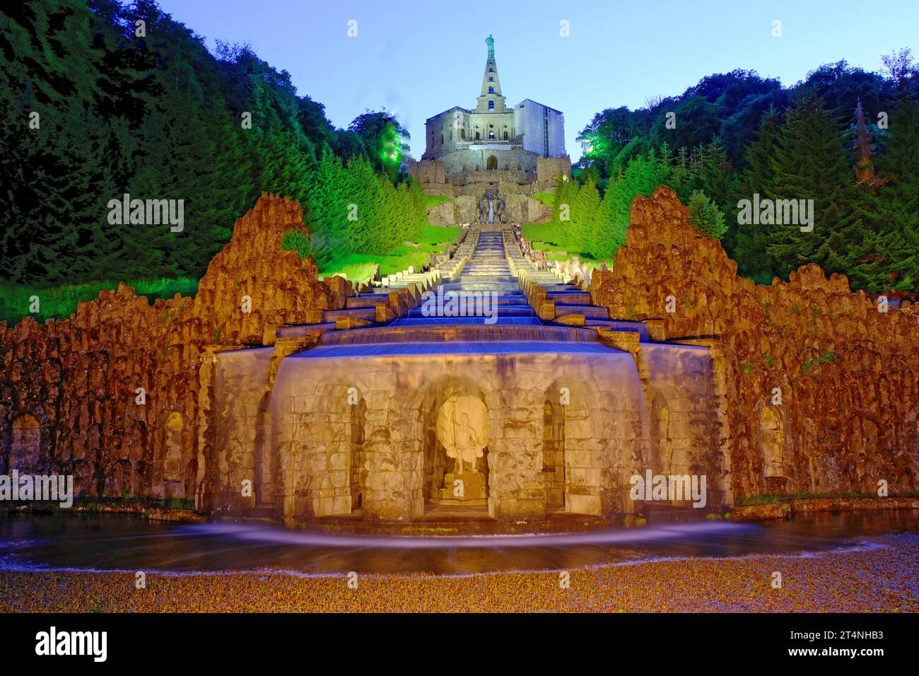 Herkules, Kaskaden, Neptungrotte, beleuchtet, Bergpark Wilhelmshoehe ...