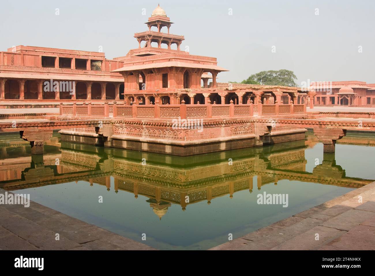 Abdar Khana building and Anoop Talao water basin, Fatehpur Sikri, Uttar ...