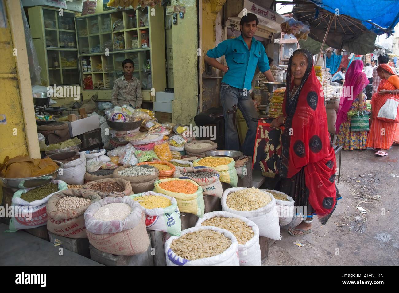 Indian merchant food retail hi-res stock photography and images - Alamy