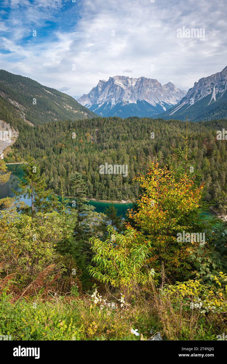 Picturesque mountain landscape lake hi-res stock photography and images ...
