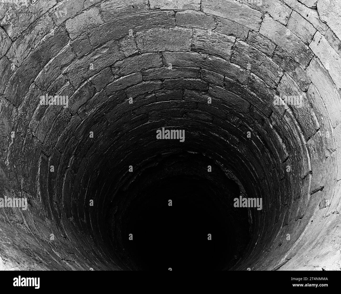 Desert dry well Black and White Stock Photos & Images - Alamy