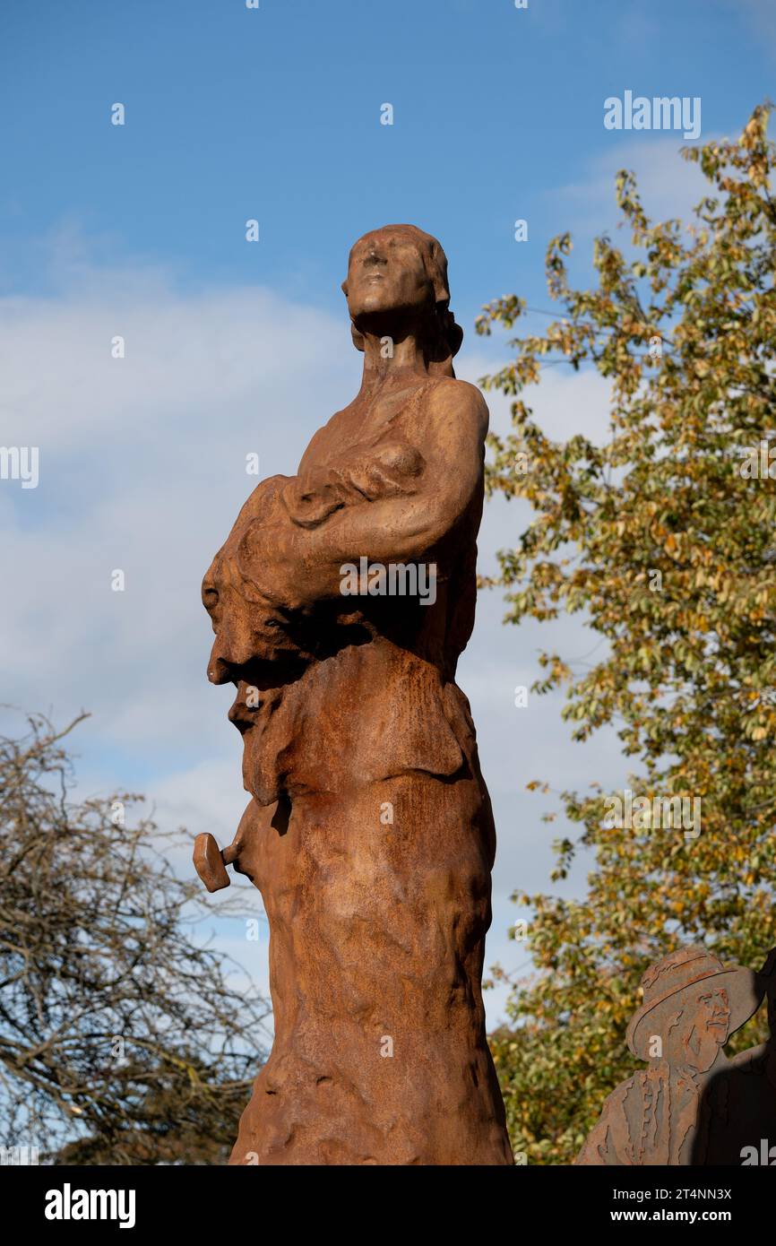 Macarthur statue hi-res stock photography and images - Alamy