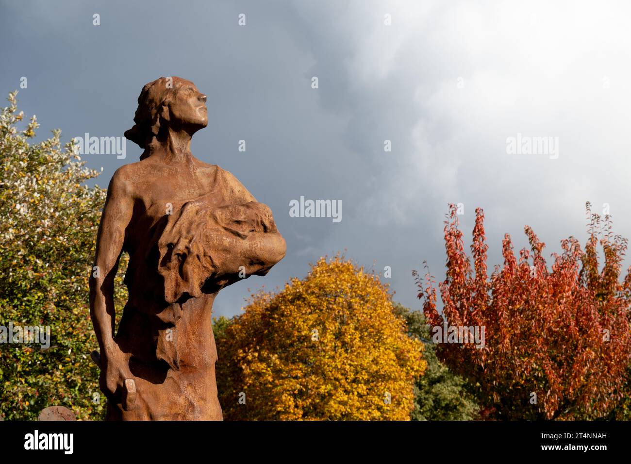Macarthur statue hi-res stock photography and images - Alamy