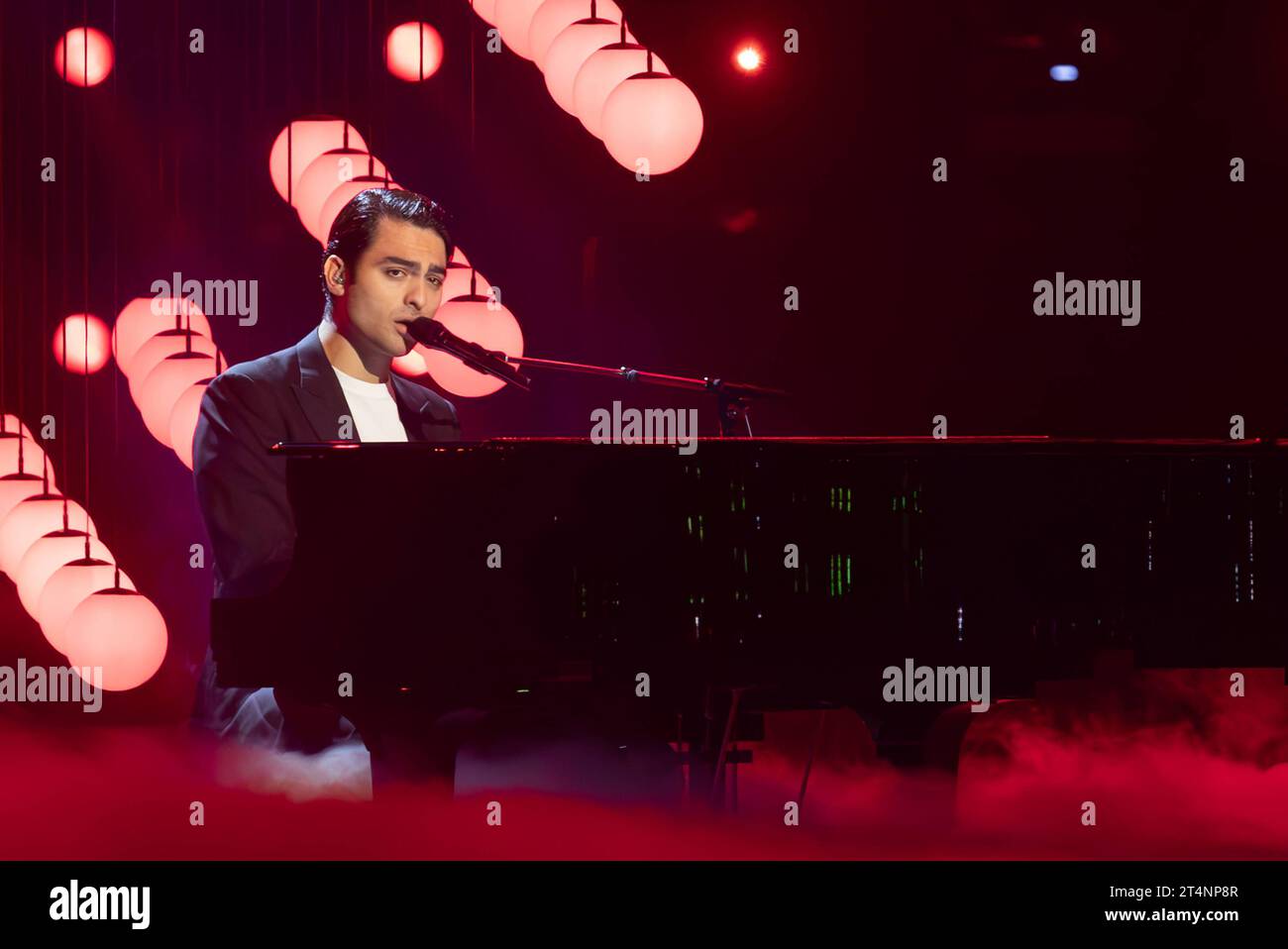 Dortmund Sänger Matteo Bocelli beim Auftritt in der ARD ...