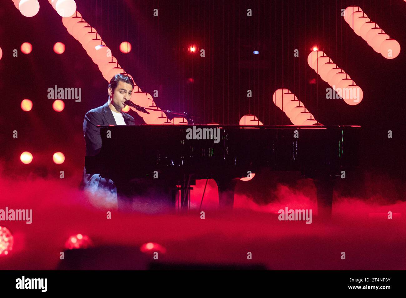 Dortmund Sänger Matteo Bocelli beim Auftritt in der ARD ...