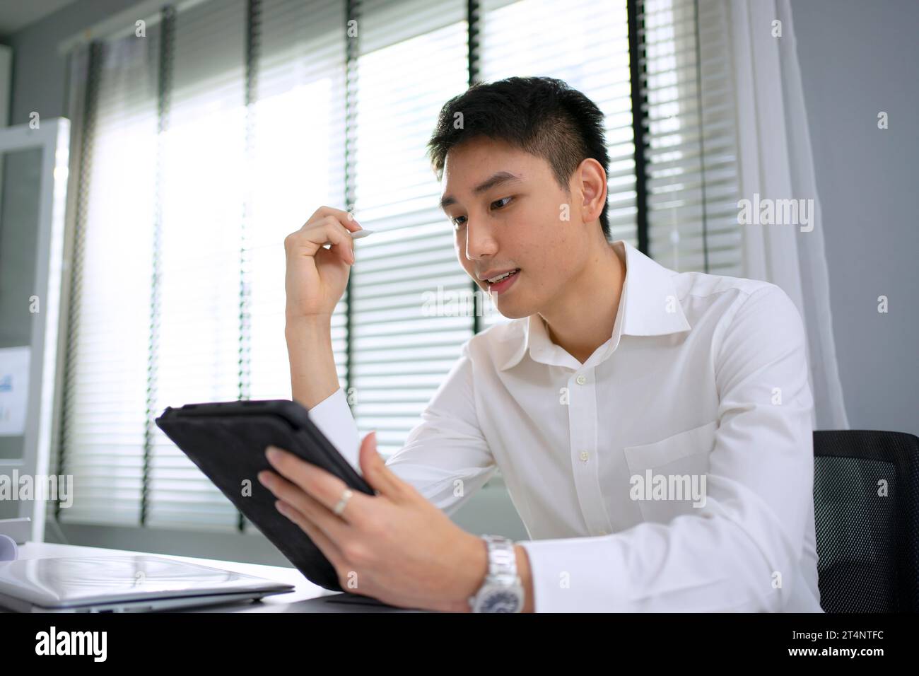White collar workers meeting at office. White collar workers and ...