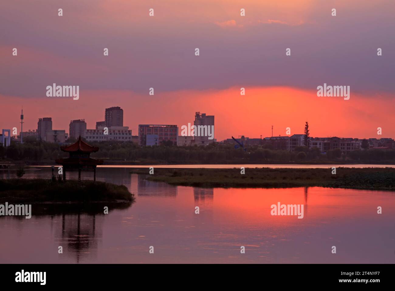 Waterfront city building scenery Stock Photo - Alamy