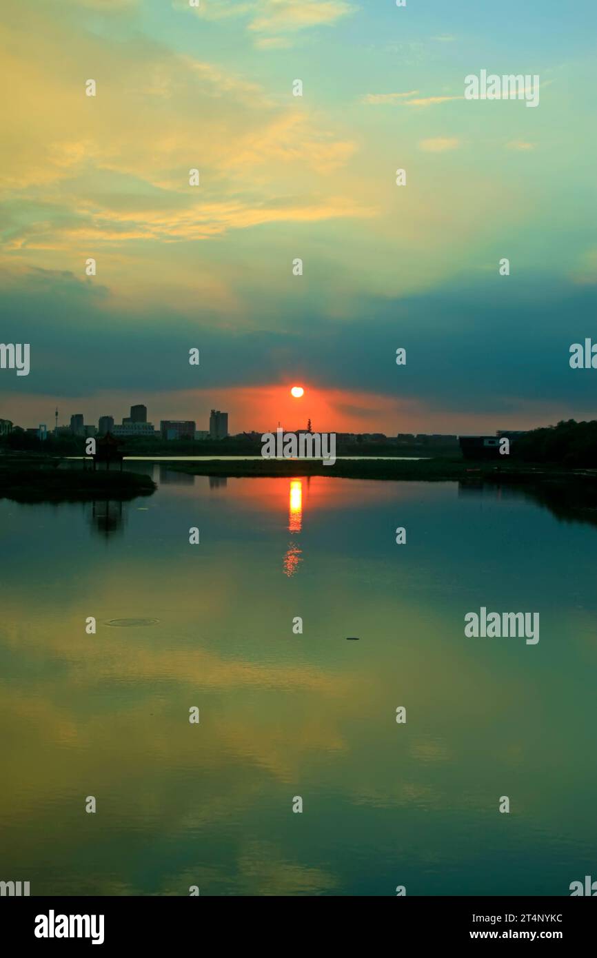 Waterfront city building scenery Stock Photo - Alamy