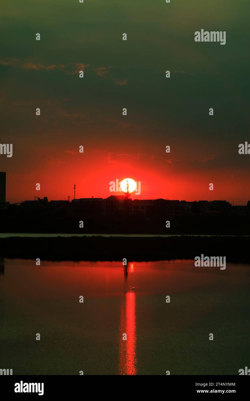 Waterfront city building scenery Stock Photo - Alamy