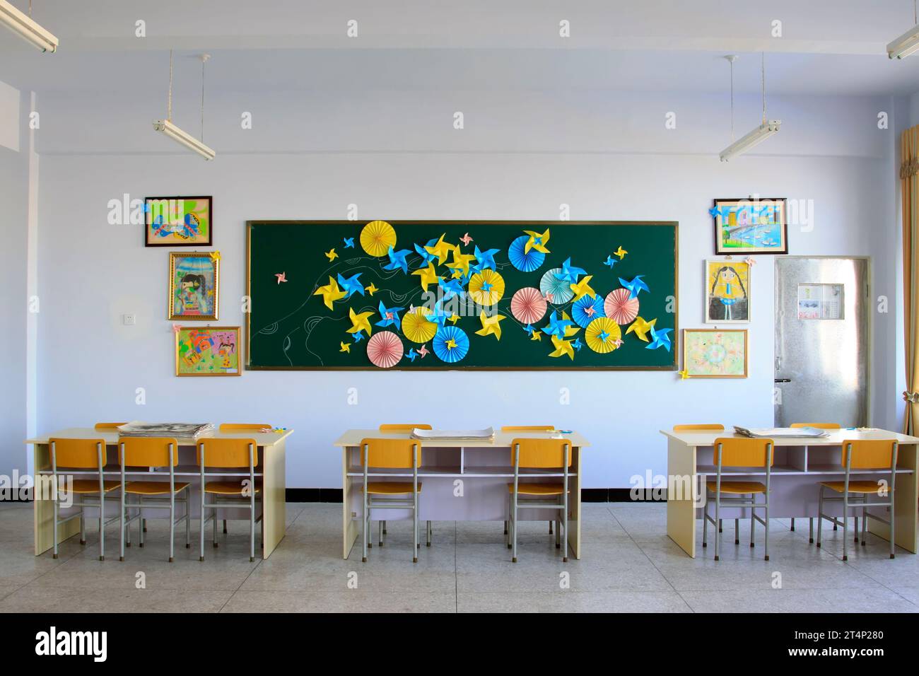 Elementary school fine arts classroom, China Stock Photo - Alamy