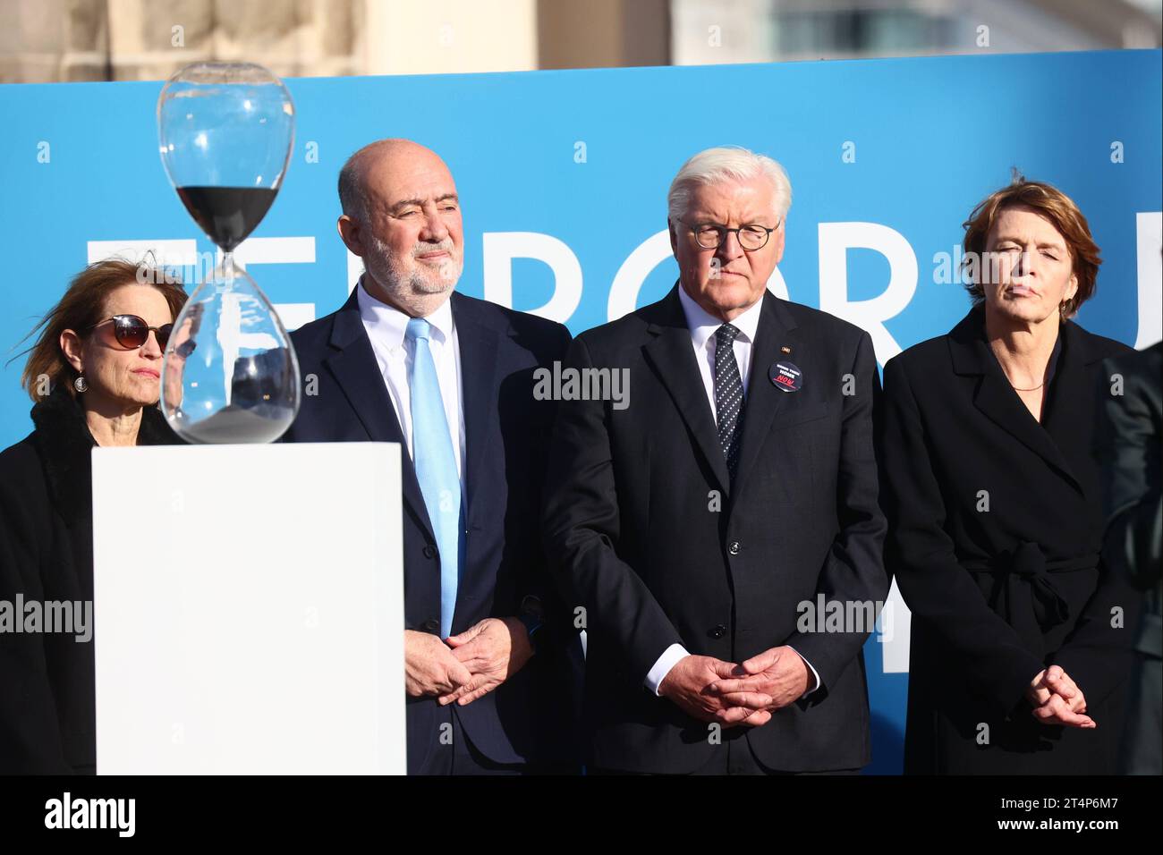 Der Israelische Botschafter Ron Prosor 2L, Bundespraesident Frank ...