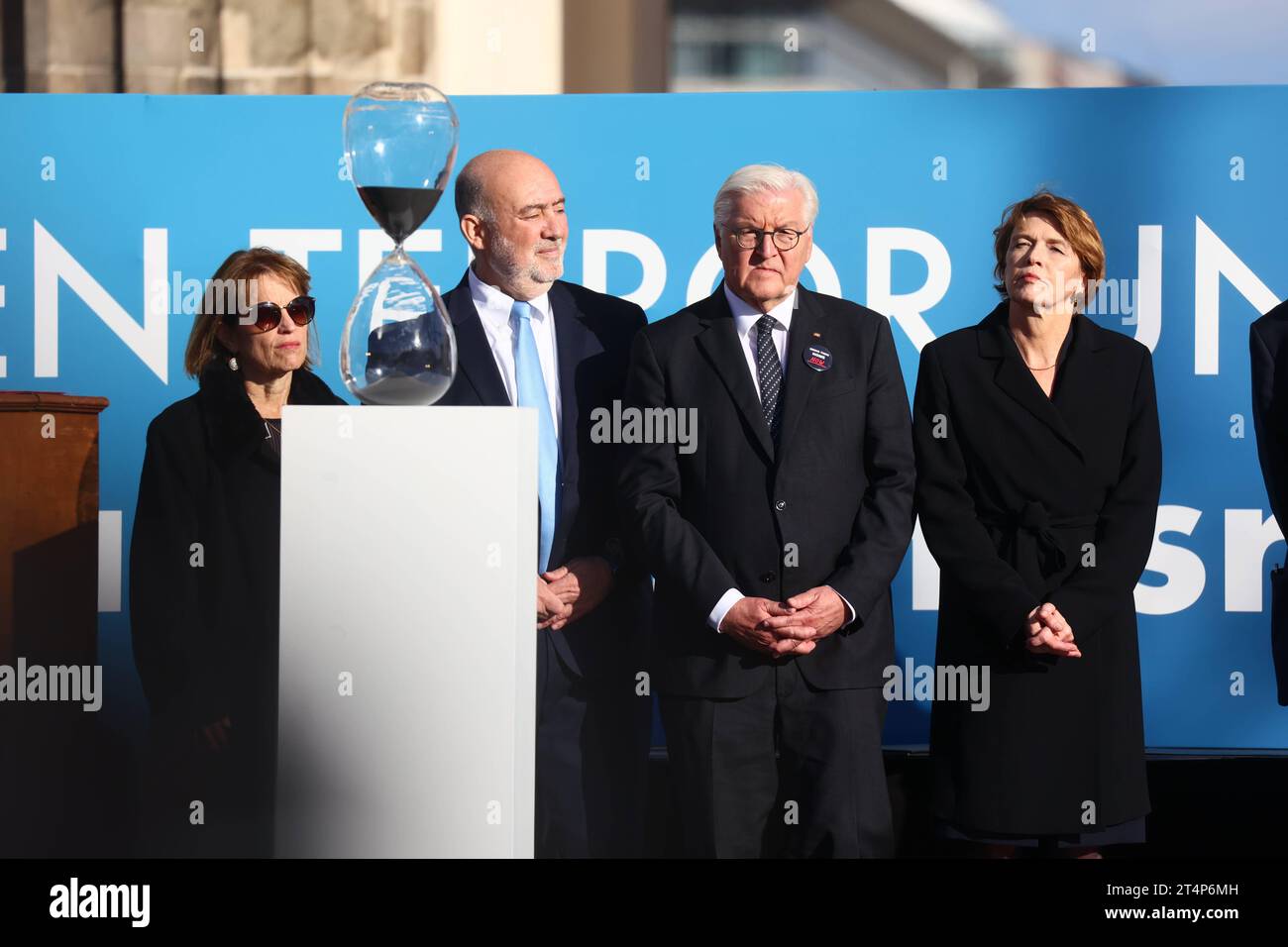 Der Israelische Botschafter Ron Prosor 2L, Bundespraesident Frank ...