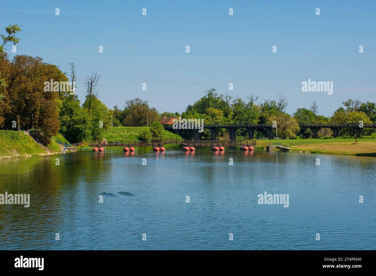 Pjesacki Pontonski Most bridge, at the front, and Drveni Most bridge ...