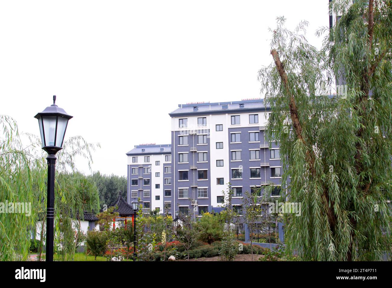 Gray buildings hi-res stock photography and images - Alamy