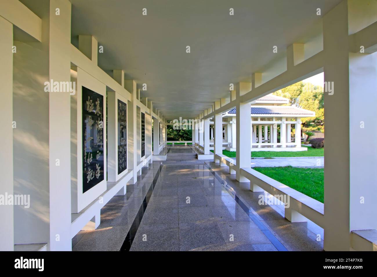 Corridor landscape architecture in a park Stock Photo - Alamy