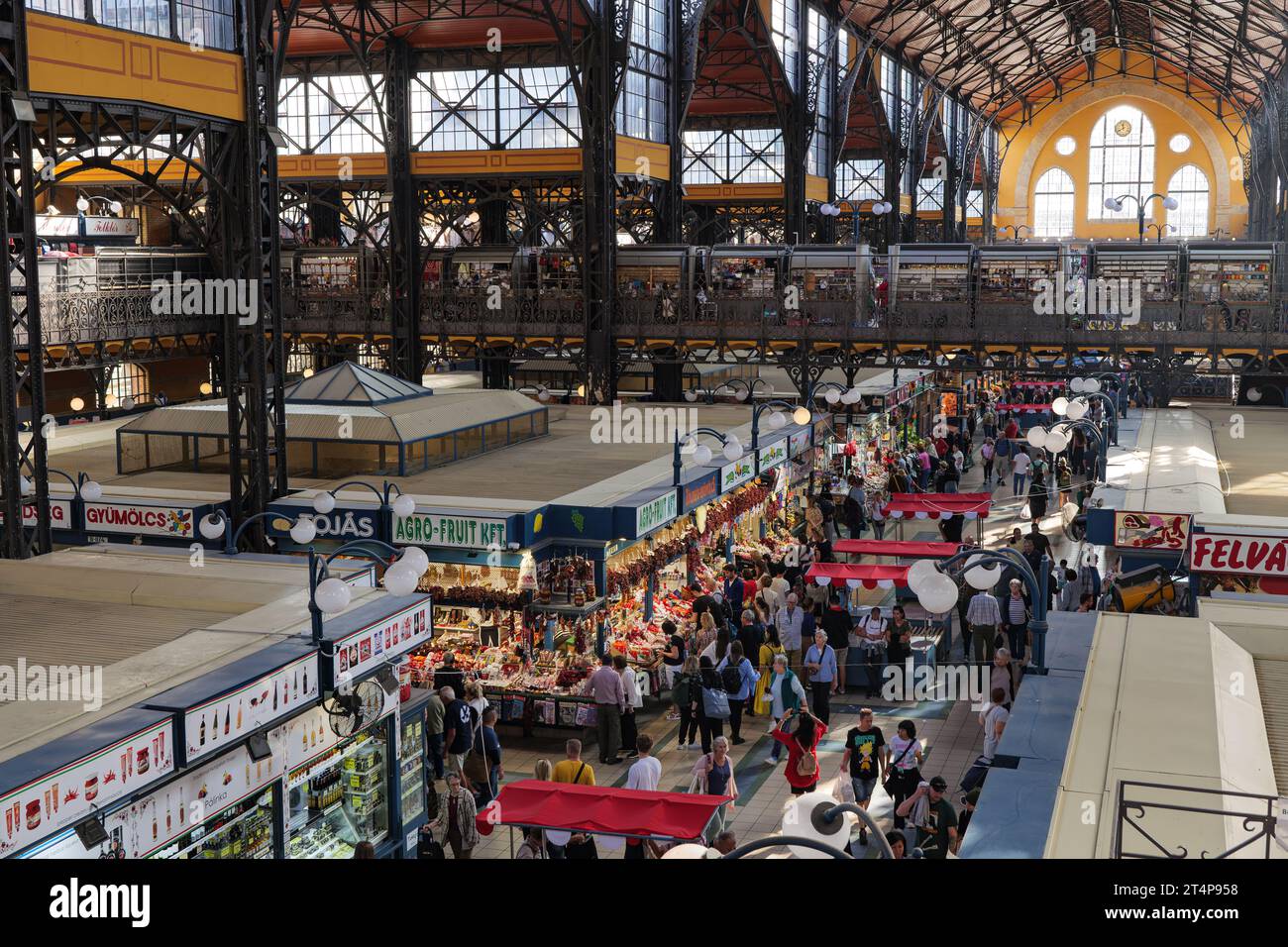 Great Market Hall of Budapest: fruits, vegetables, dairy products ...