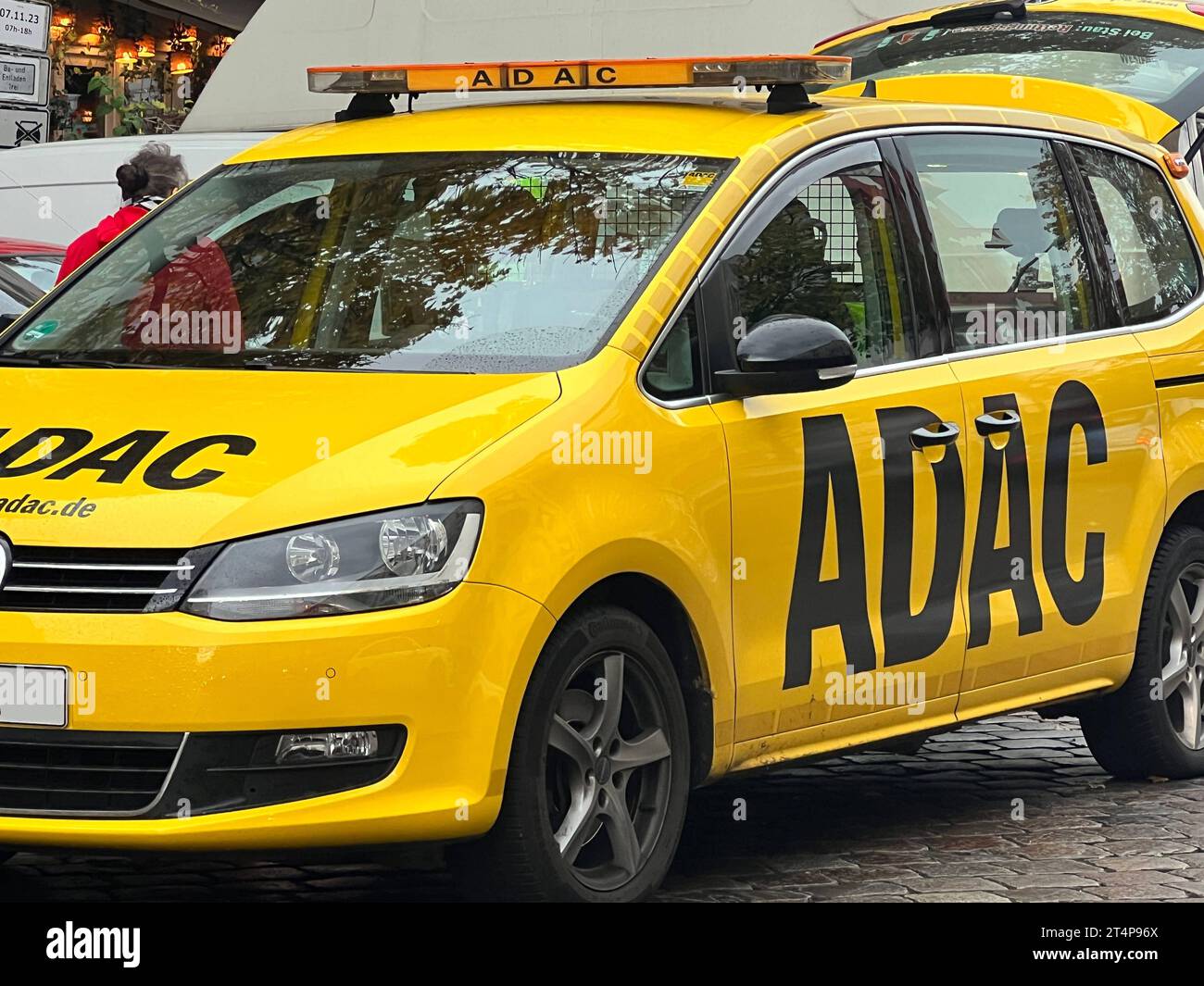 Pannenhilfe Fahrzeug des ADAC *** ADAC roadside assistance vehicle ...