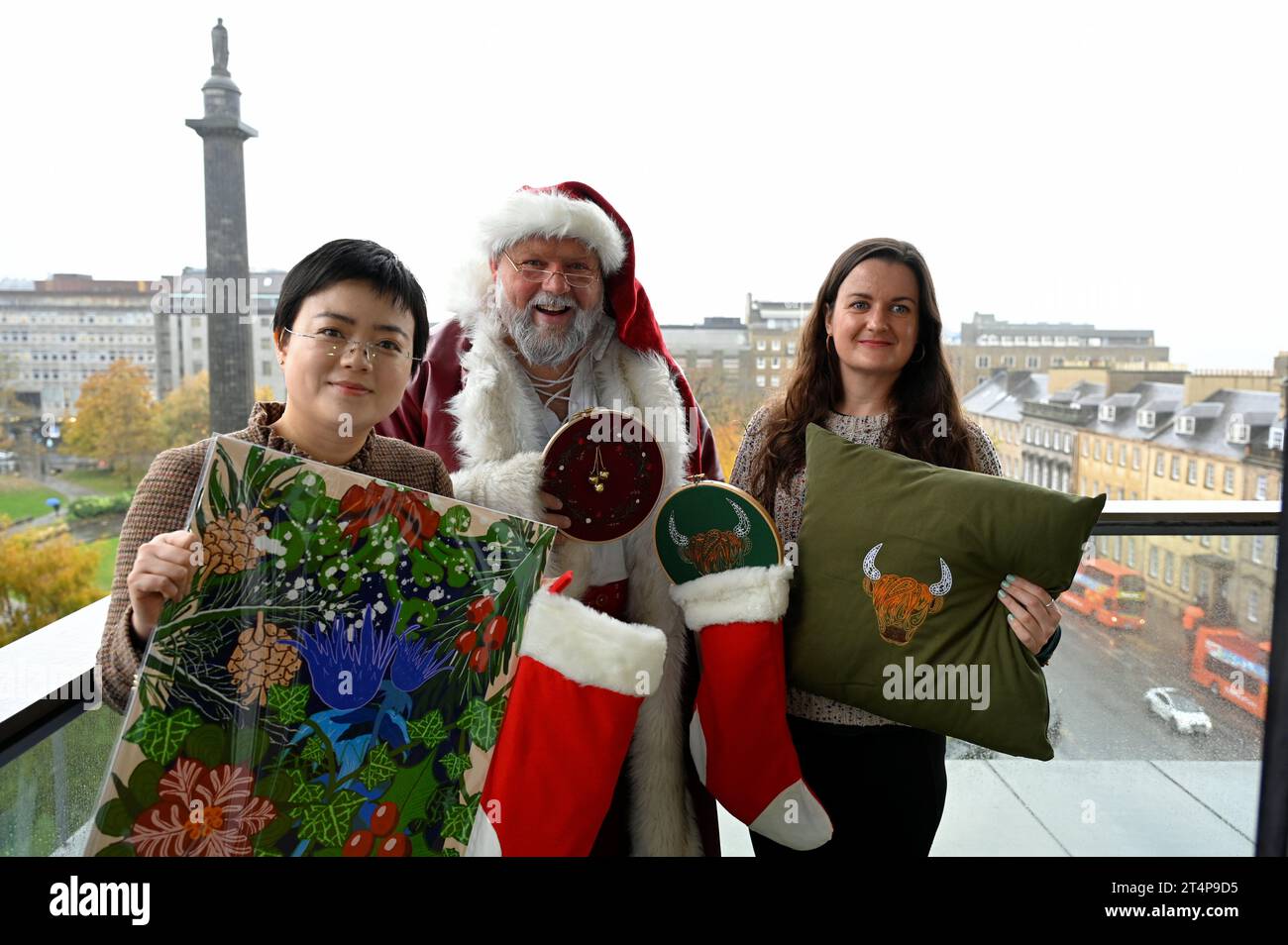 Edinburgh, Scotland, UK. 1st Nov 2023. Santa flies into town this year ...