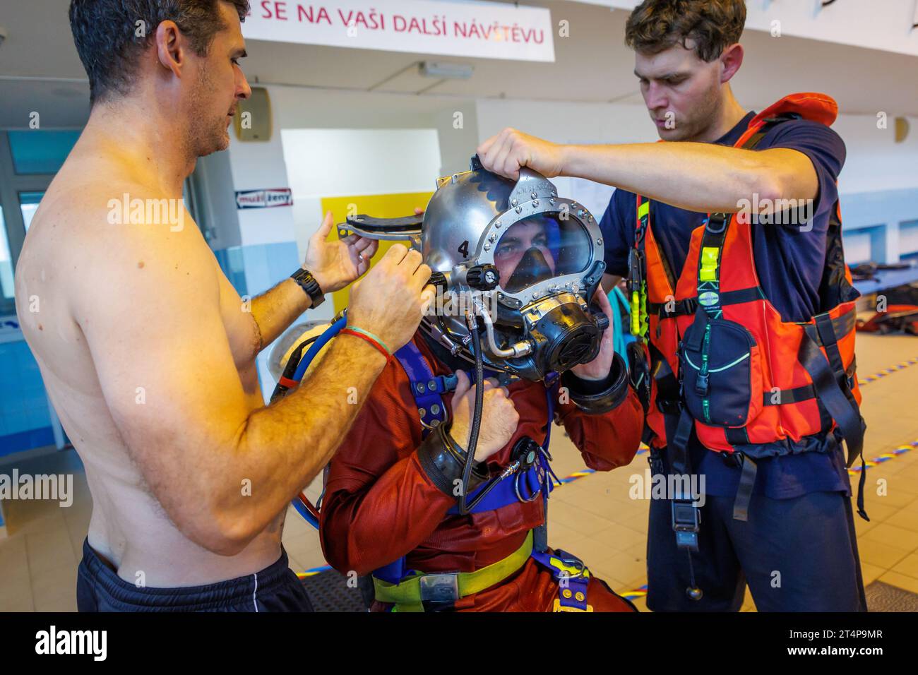 Practical parts of the Zero visibility diving, diver rescue training ...