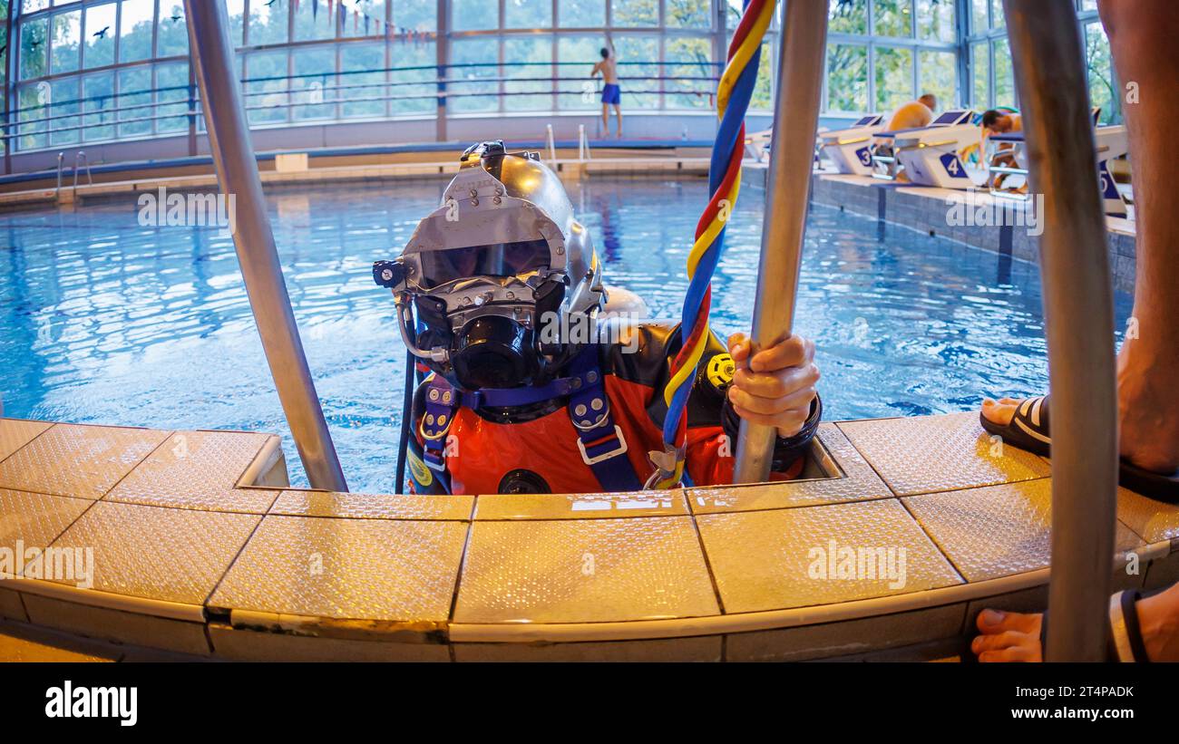 Practical parts of the Zero visibility diving, diver rescue training ...