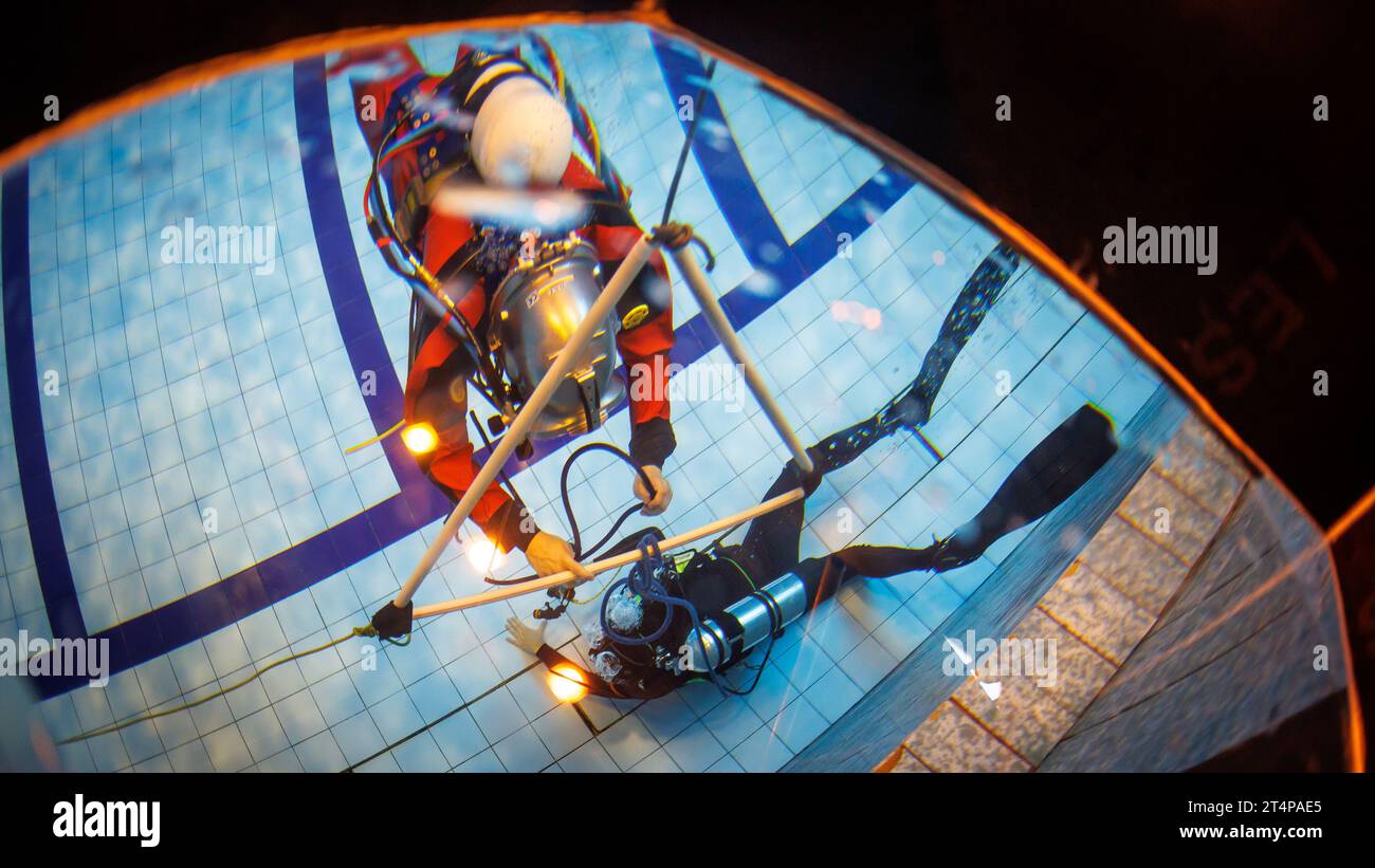 Practical parts of the Zero visibility diving, diver rescue training ...