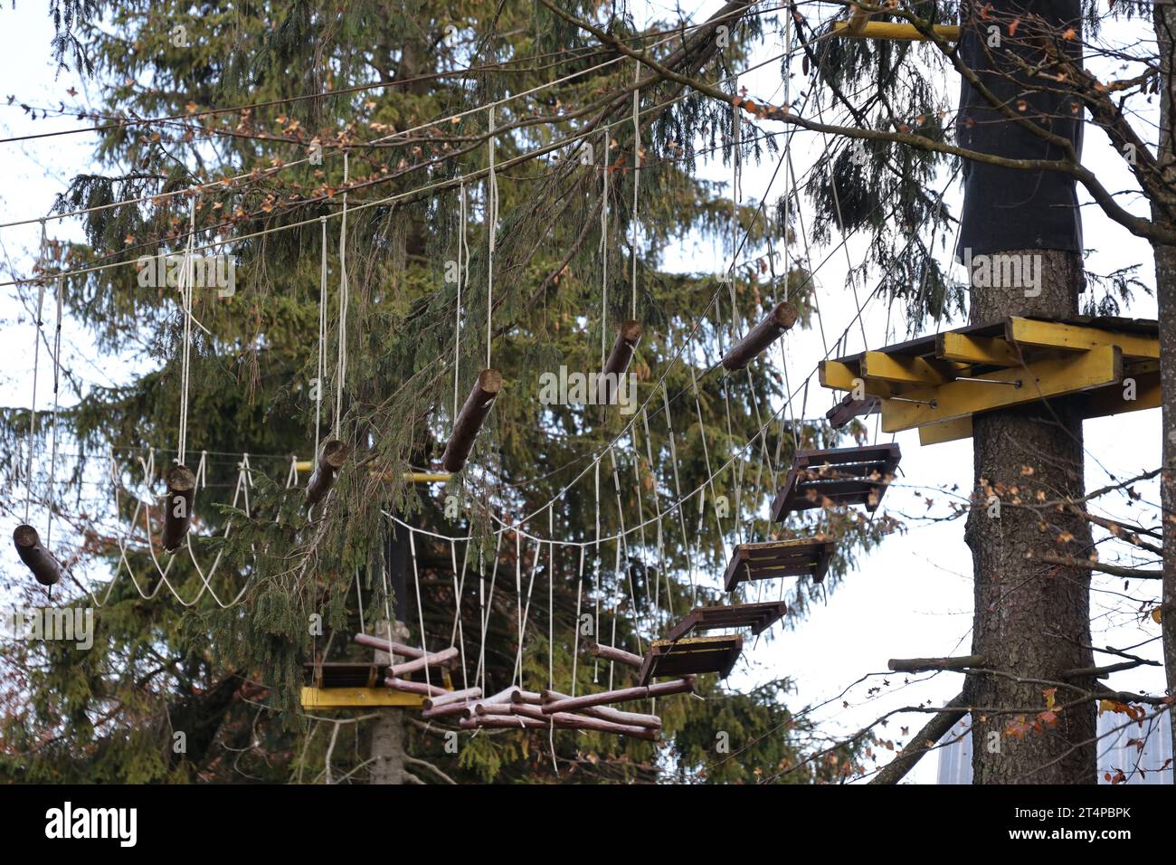 Ropes courses hi-res stock photography and images - Alamy