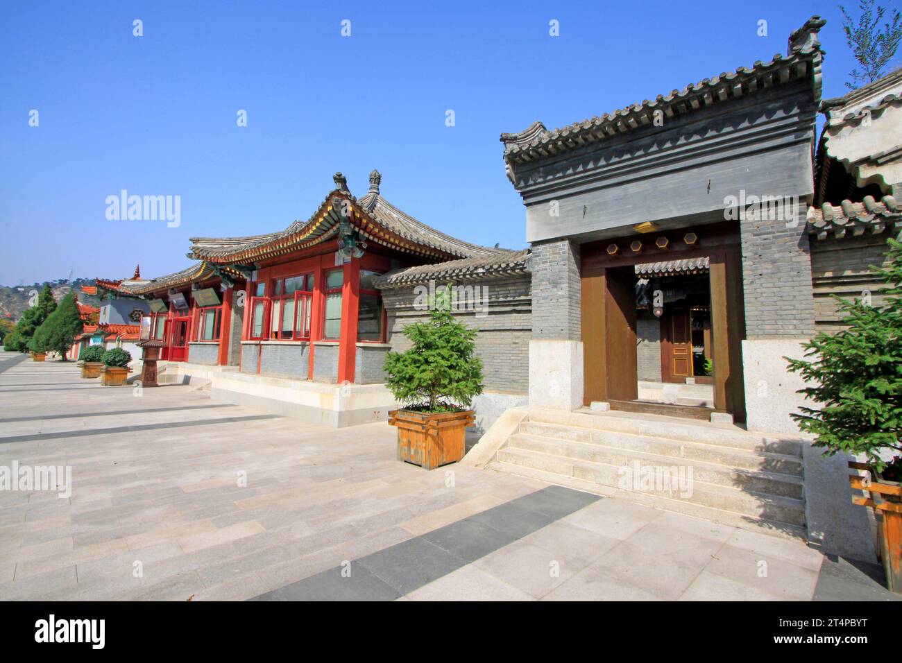 The ancient Chinese landscape architecture Stock Photo - Alamy