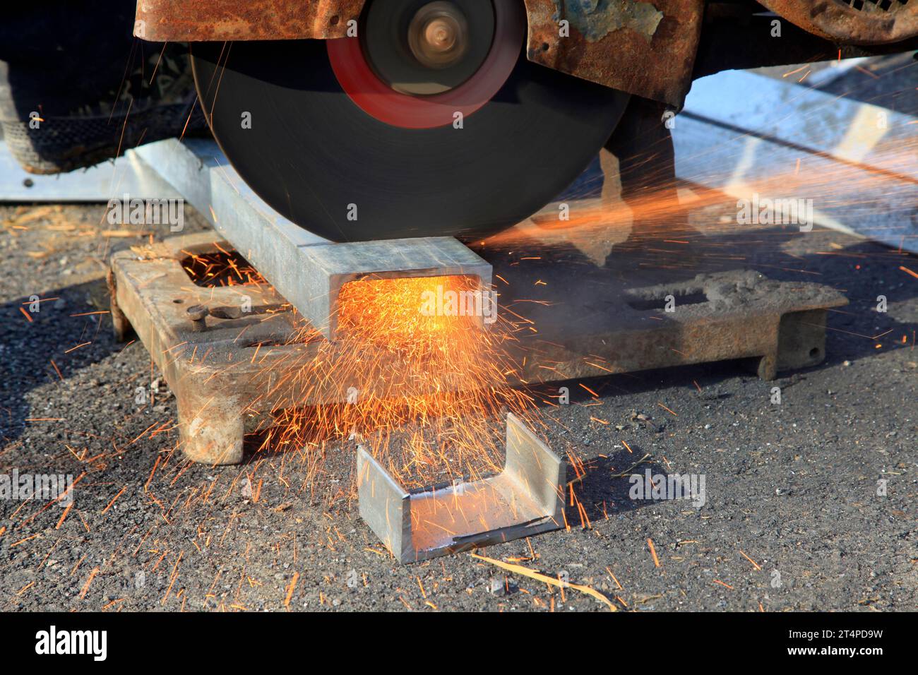 Manual saws hi-res stock photography and images - Alamy