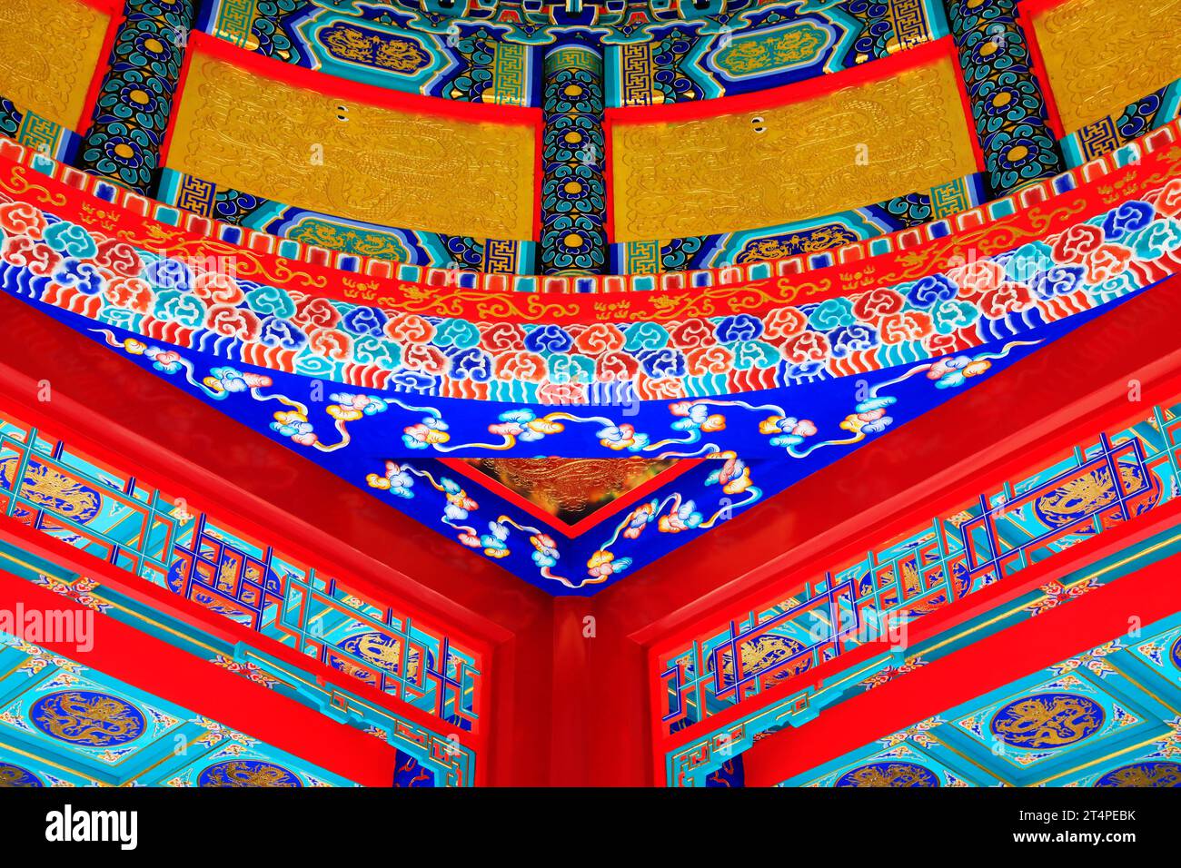 Chinese style painted ceiling Stock Photo - Alamy