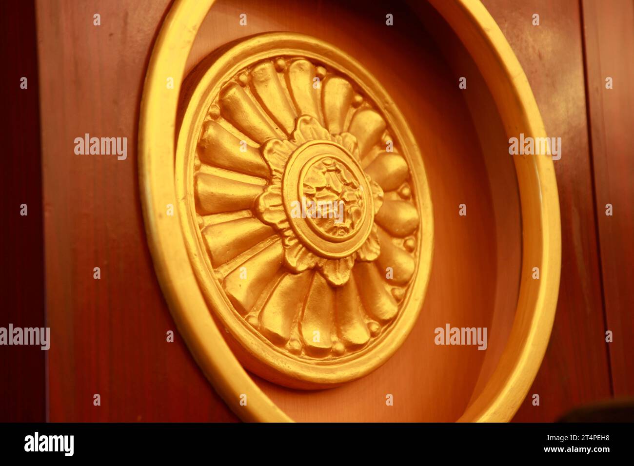 Chinese style traditional ring ornament Stock Photo - Alamy